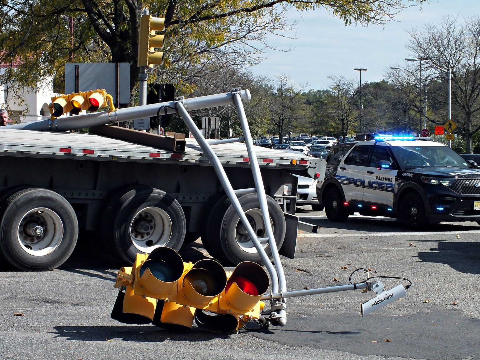 Tractor-trailer Takes Out traffic Light at A&S Drive and Winters Avenue ...